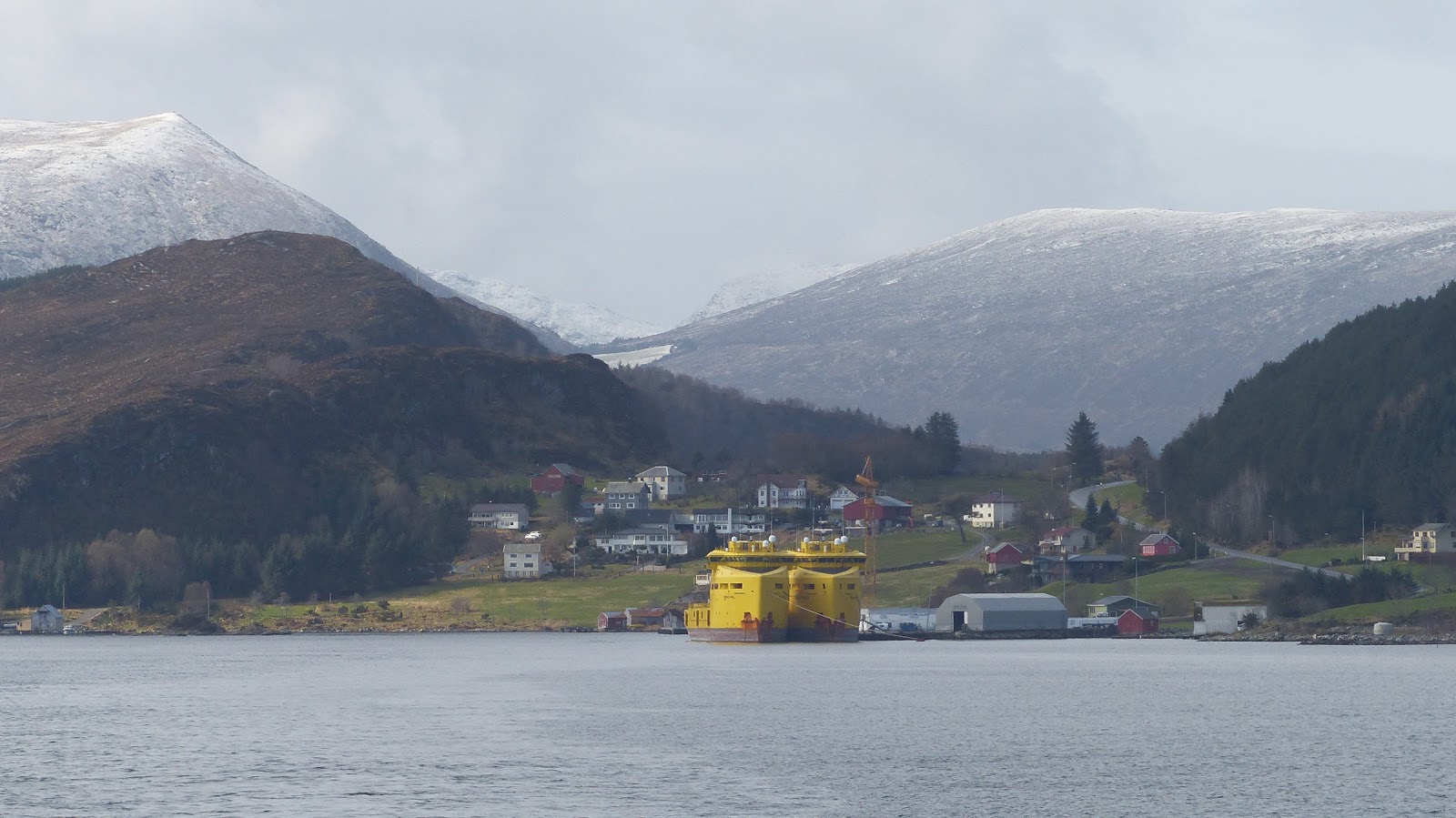 2017-04 Hurtigrute mit Richard With: 11.04.17 Måløy, Torvik, Alesund ...
