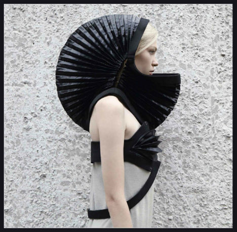 Fashion Futures: Futuristic Fashion