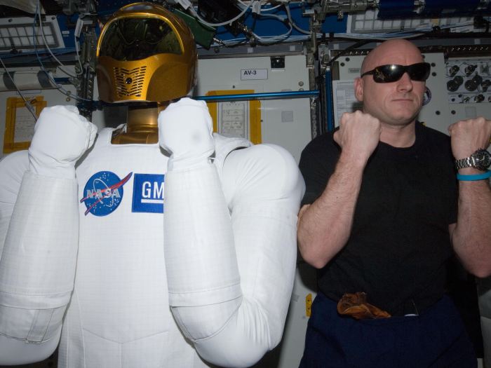 Mecânica do Universo: Nasa acorda robô espacial pela primeira vez