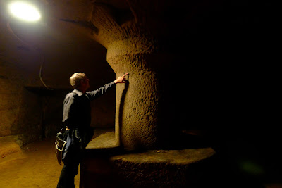 The Walking Encyclopaedia: The Walking Encyclopaedia's Walking Artists ...