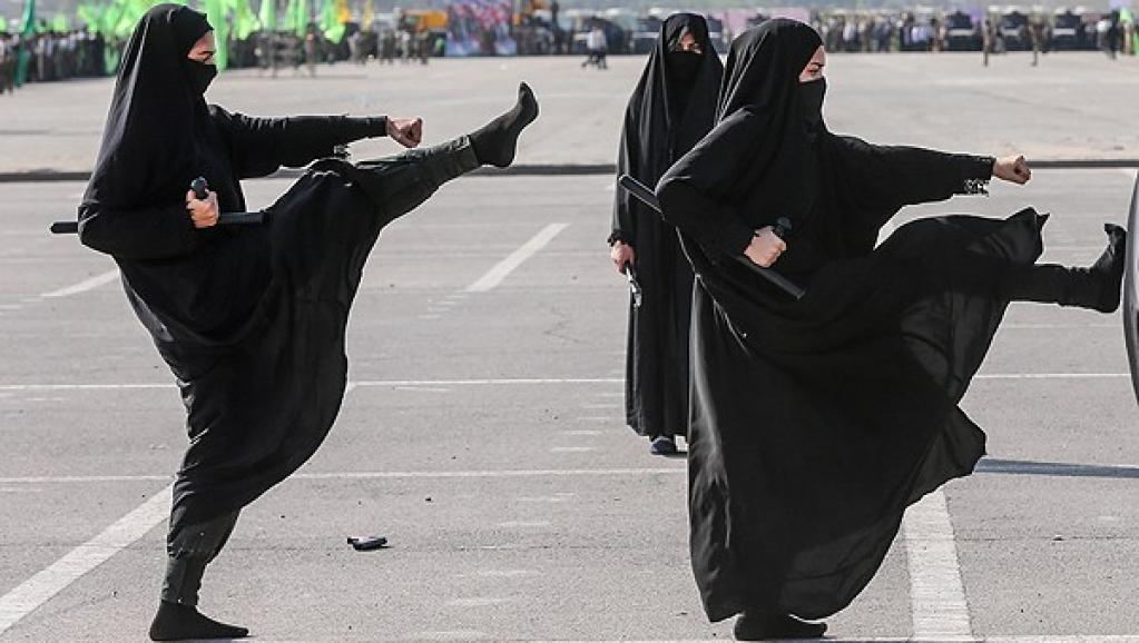 Asian Defence News: Female military police in Iran self defense