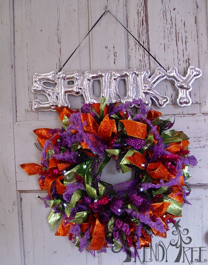 RAZ Halloween Decorations: Halloween Wreath Using RAZ Decorations