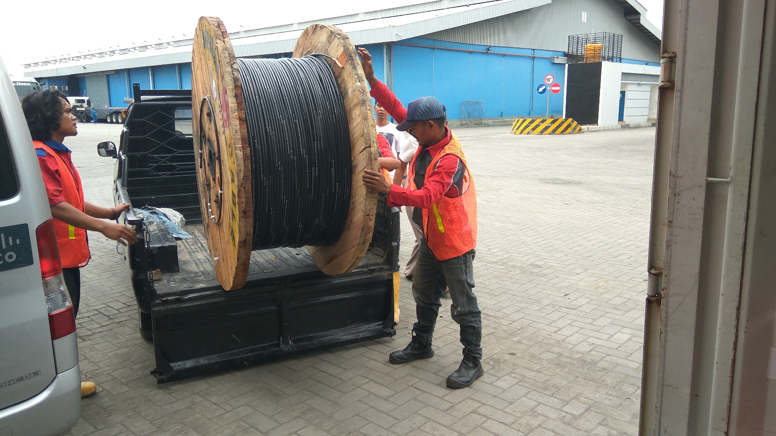 Revo Fiber Optic: Perusahaan Jasa Penarikan Kabel Fiber Optic Murah di ...