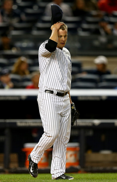 Bleeding Yankee Blue: ANDREW BAILEY BAILS FOR PHILLY