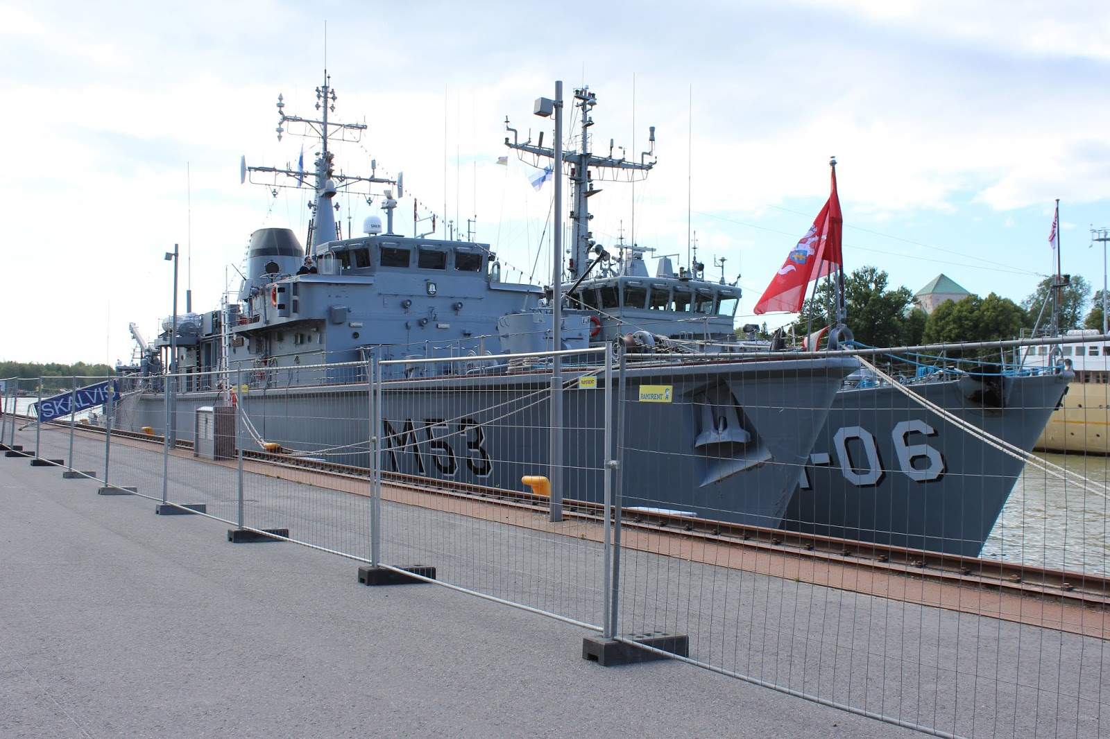 Kaponieeri: Merivoimat 100 vuotta