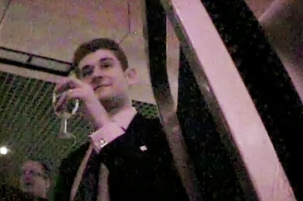 Junius on UKIP: > Sean Howlett Proves Himself A Drunken Tosser!