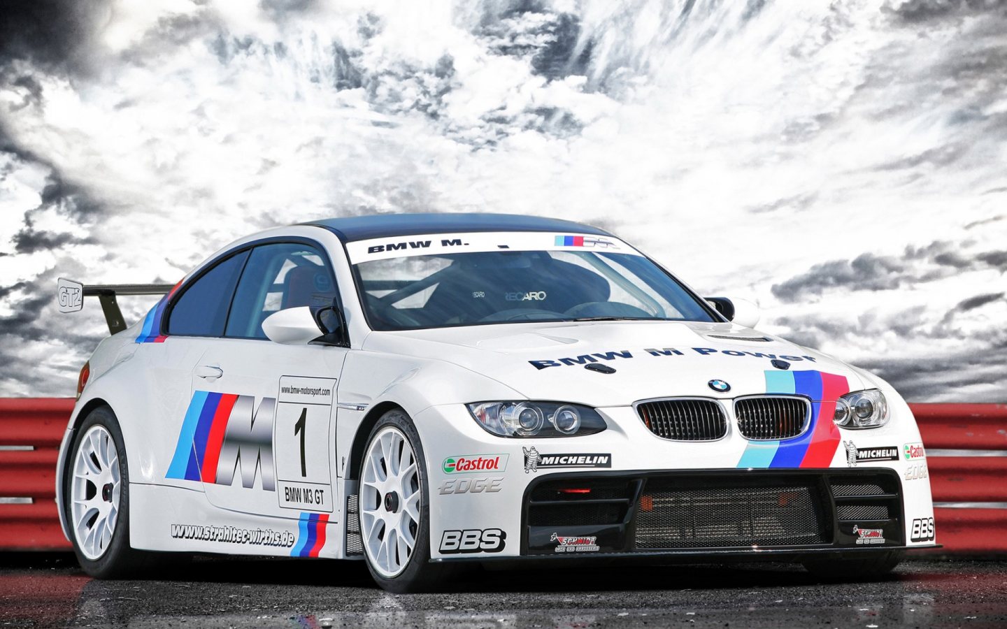 FREE HD WALLPAPER: bmw-racing-car