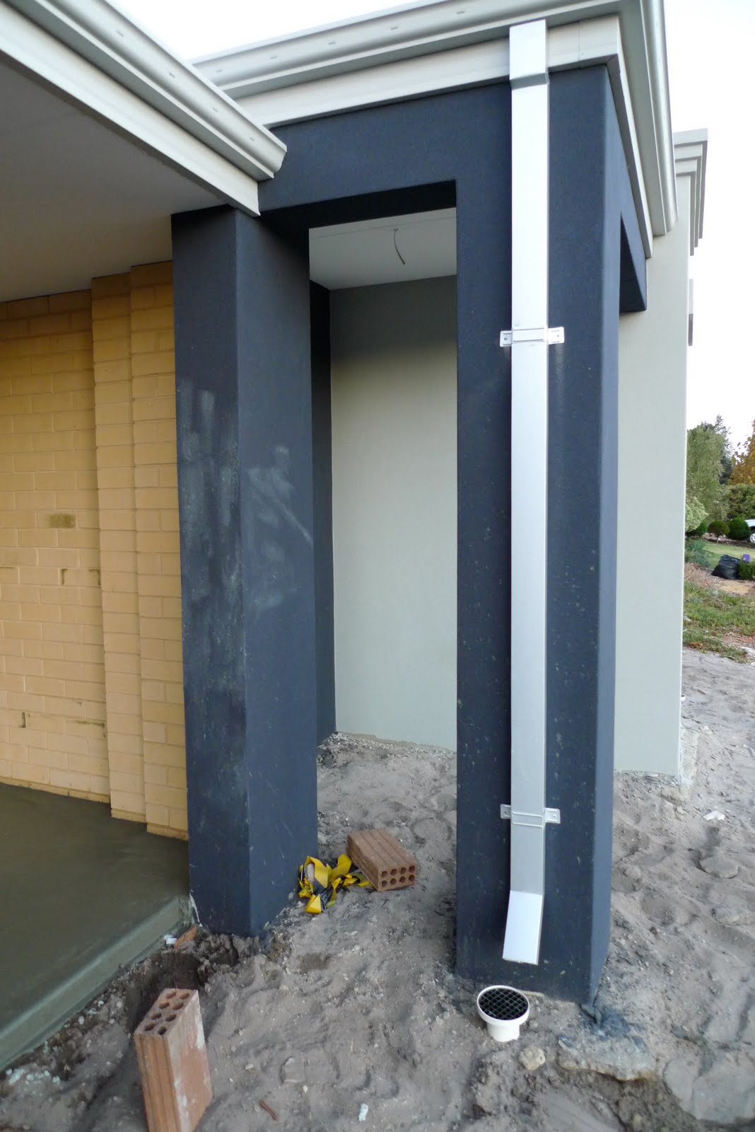 Bluhaus: Concrete Hardstand