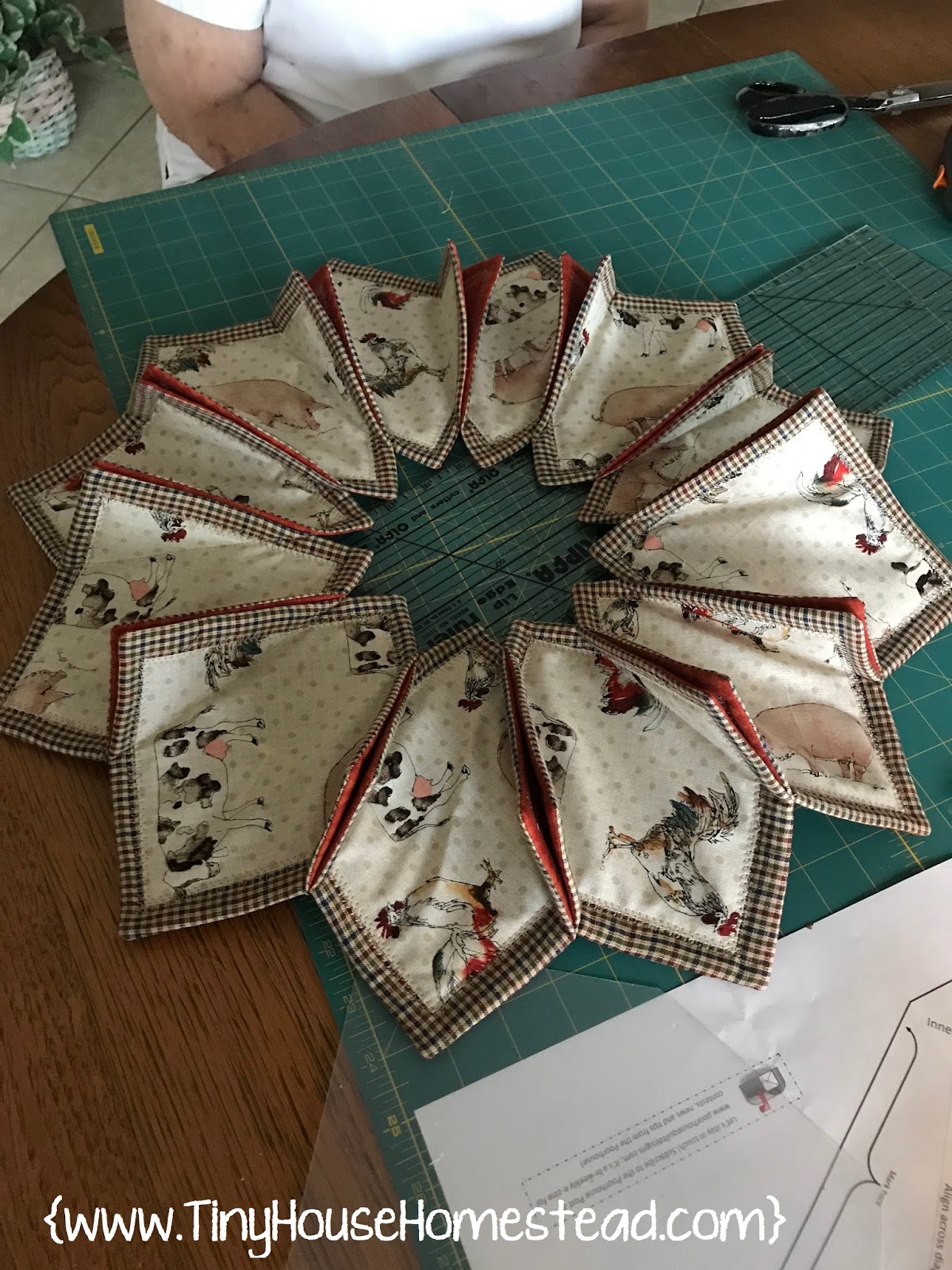 Tiny House Homestead: Easy Sew Wreath