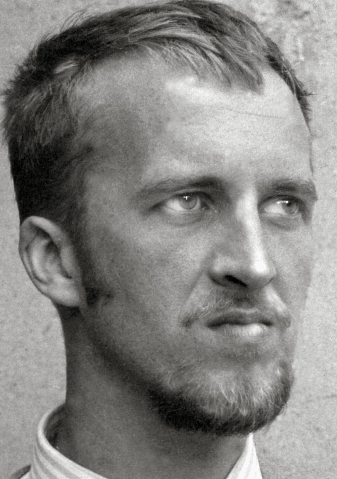 SIVUKIRJOITUKSIA: Maa on syntinen laulu - mestariteos