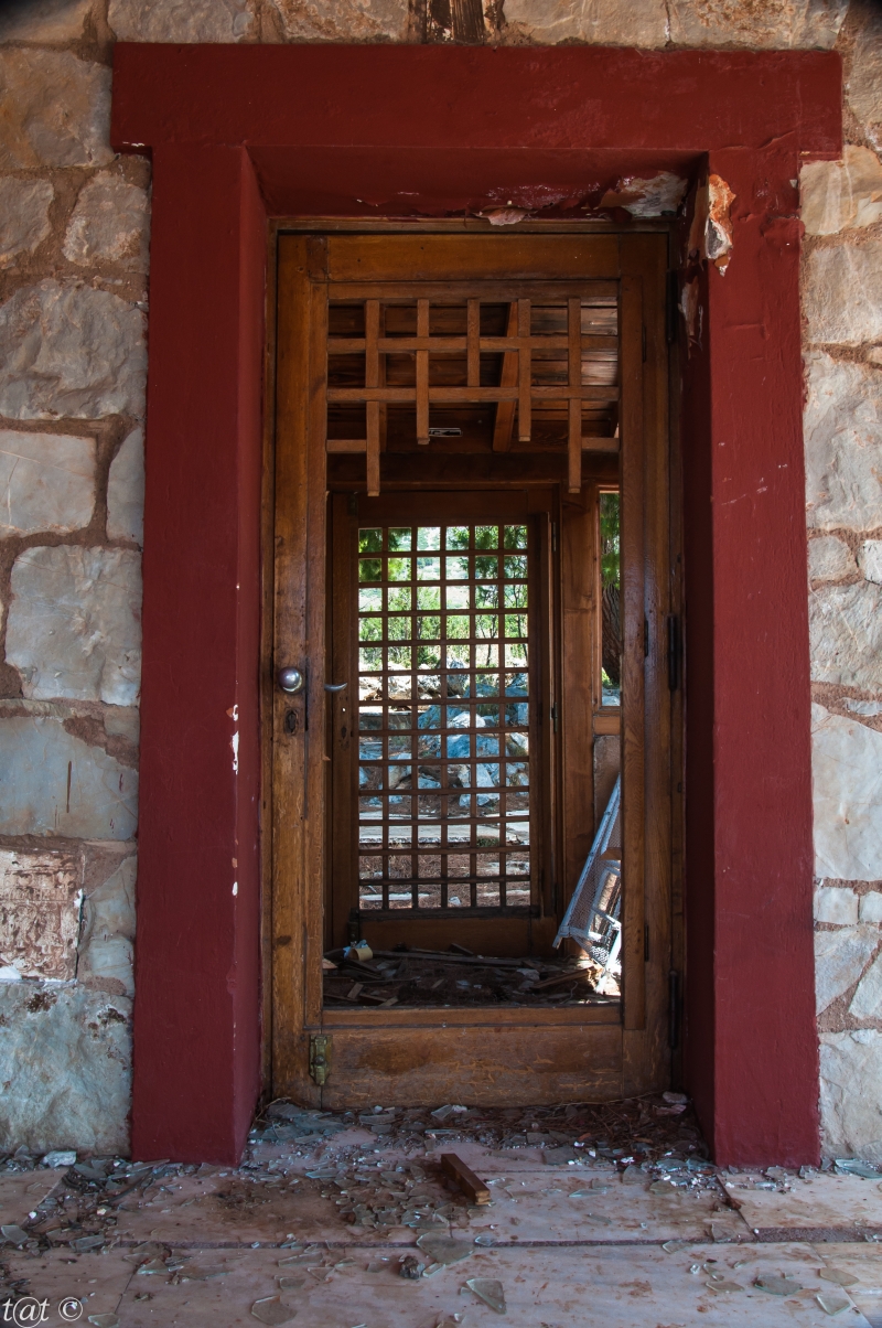 Thanos Tsakalos Photography: ΤΟΥΡΙΣΤΙΚΟ ΠΕΡΙΠΤΕΡΟ PAVILLION ΔΕΛΦΩΝ ...