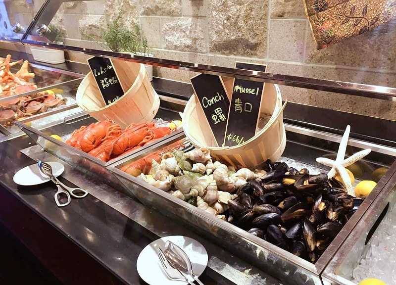 A Dinner Buffet at Cafe on the 1st The Excelsior, Hong Kong - For Urban ...