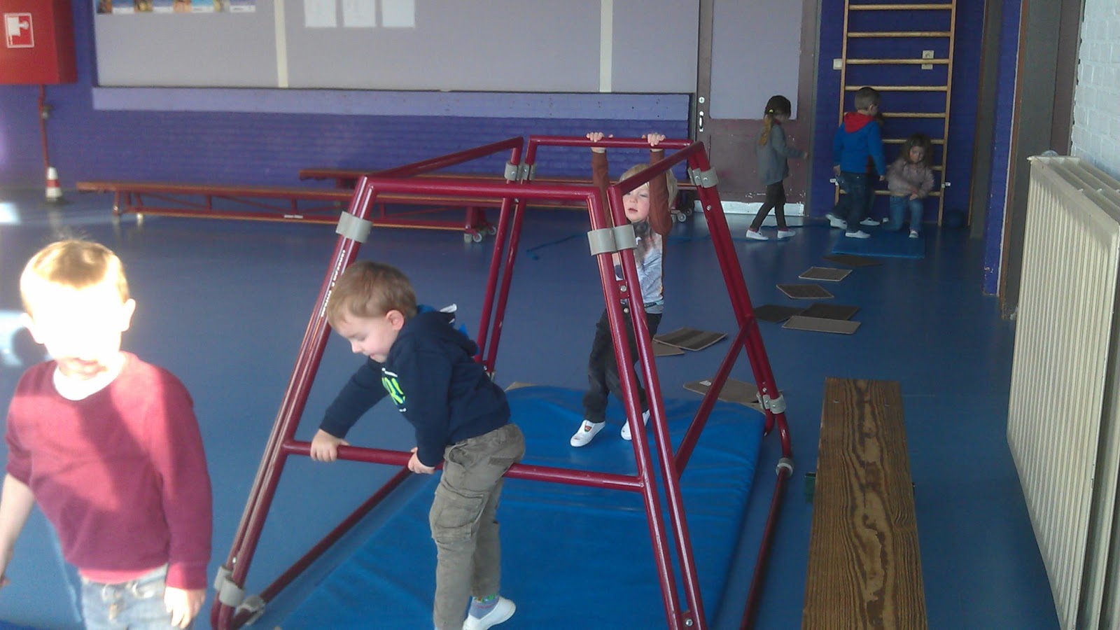 Kleuters Katia: toestelturnen