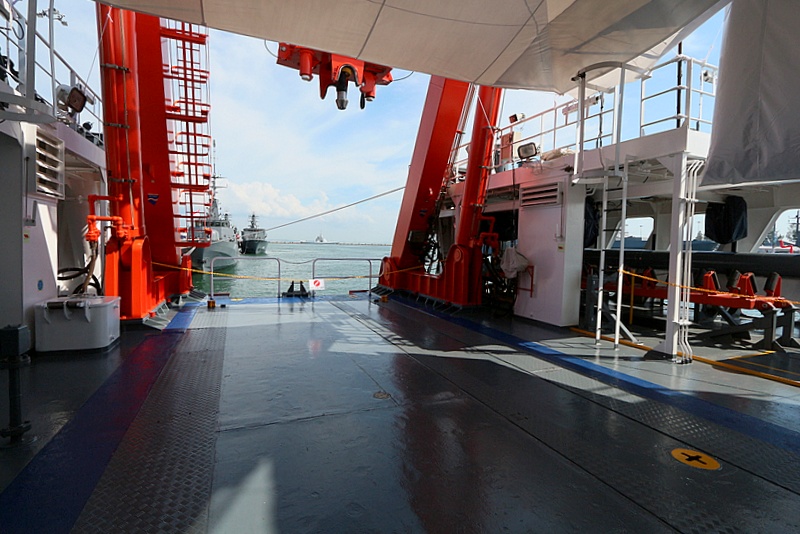 The LIMA Airshow: SWIFT RESCUE Submarine Rescue vessel