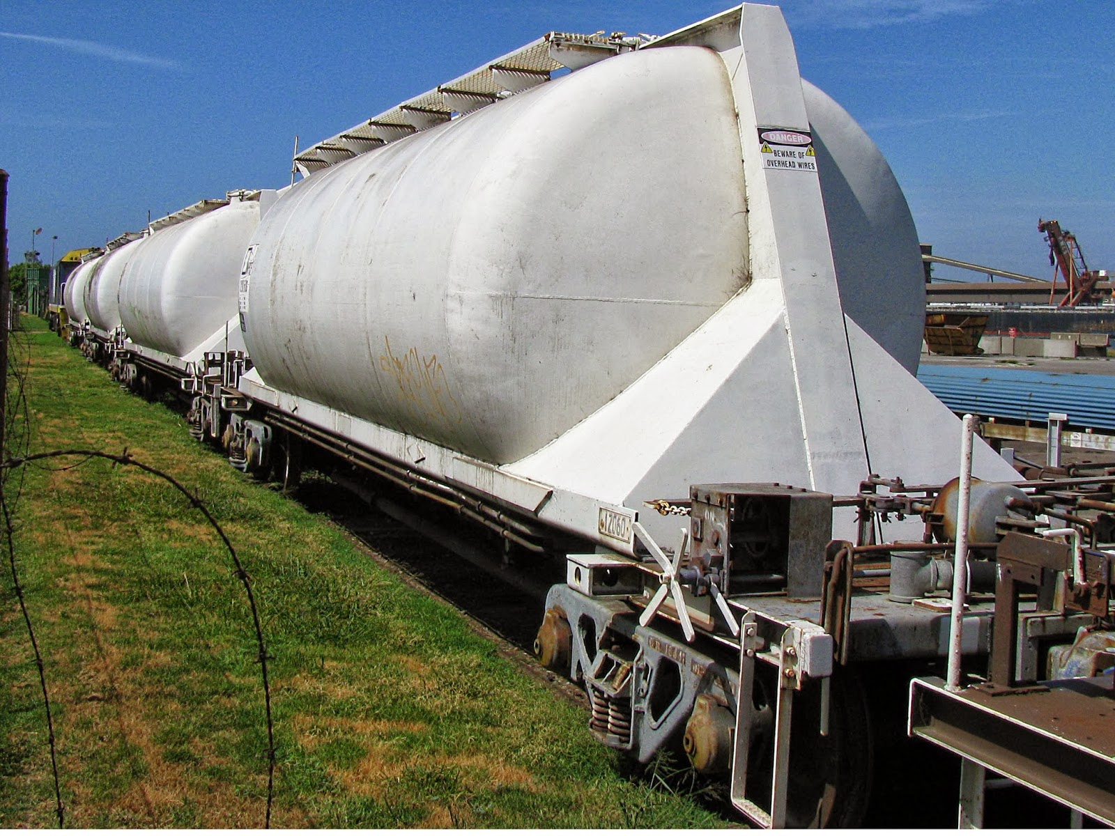 rusted2therails: NPCF cement hopper