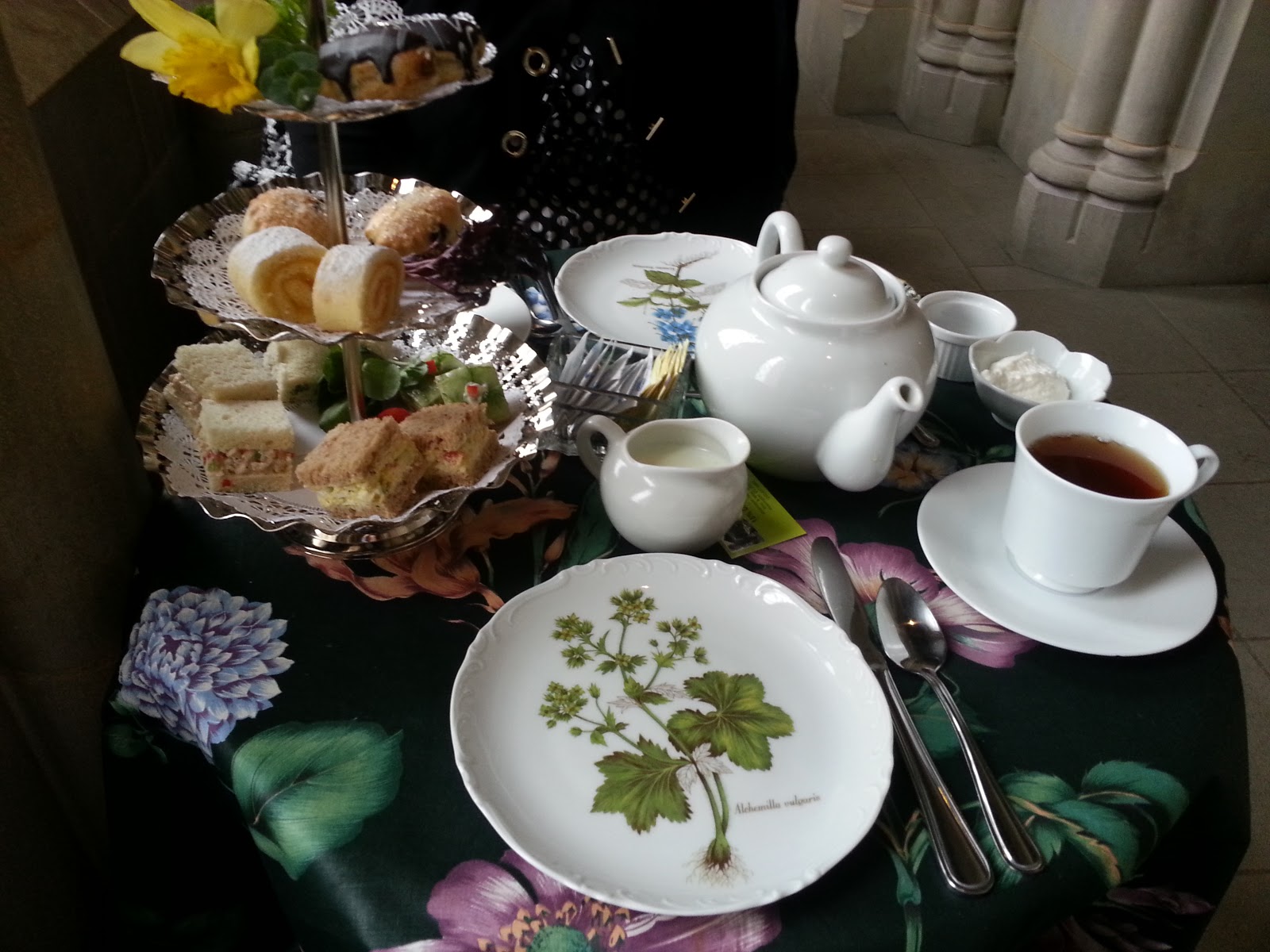 Tour and Tea at the Washington National Cathedral, DC - Chez Jacqua