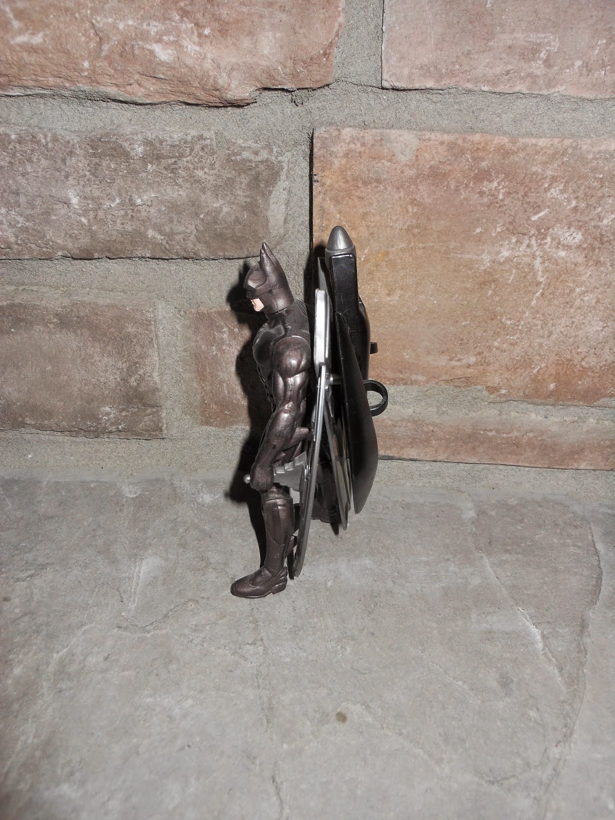 Emperor Dinobot's giant Batman figure database and review site!: Hover ...