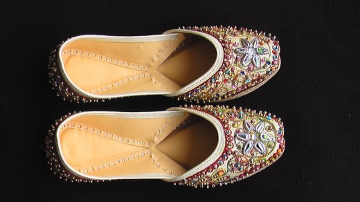 Flair That Inspires: Pakistani Multani Khussa Shoes