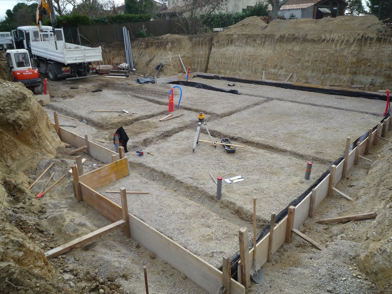 Notre maison en Haute-Garonne: Fondations: un joli radier