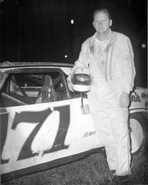 Midwest Racing Archives: 1969 - Dolan caught in traffic; Swanson cops ...