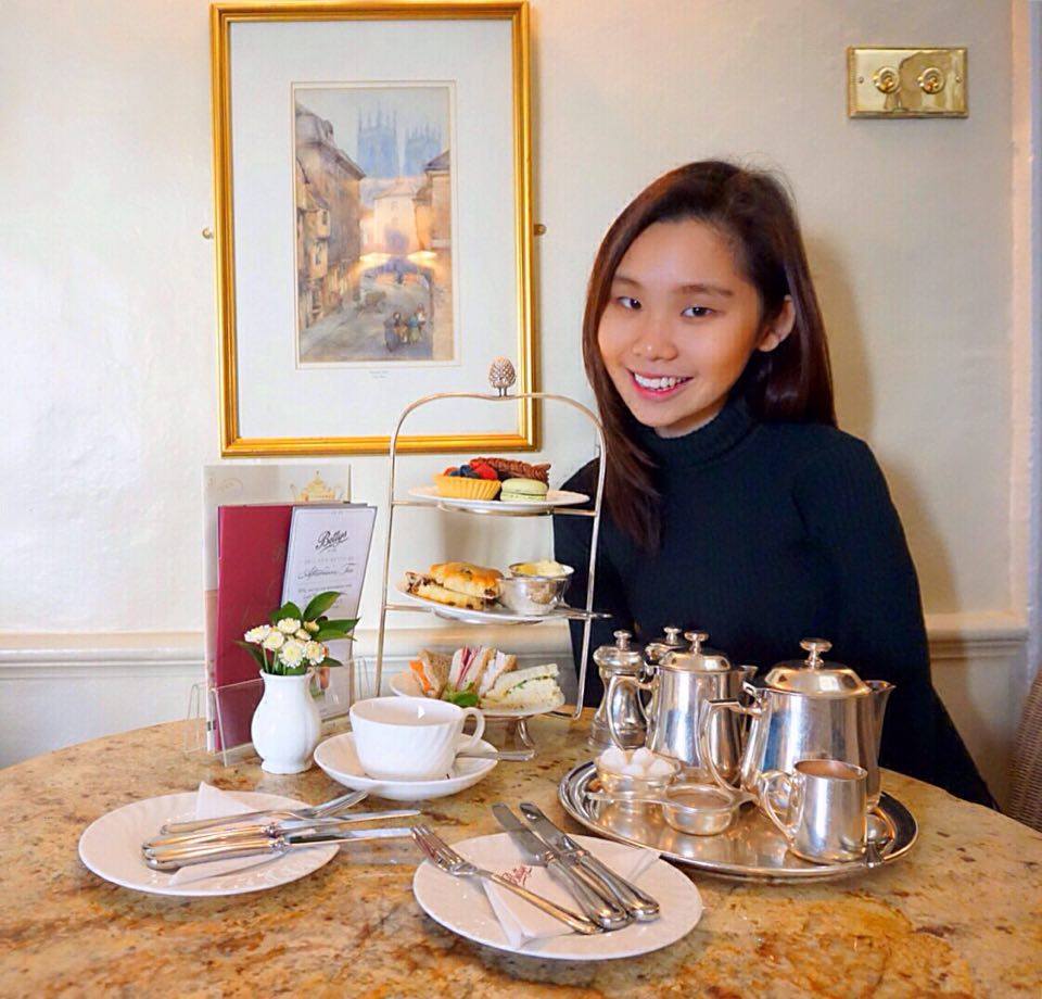 Ivy Yee Yee : 【英国 约克 · York】百年历史 "Bettys Cafe Tea Rooms" —— 英式下午茶体验 秒变英国贵妇