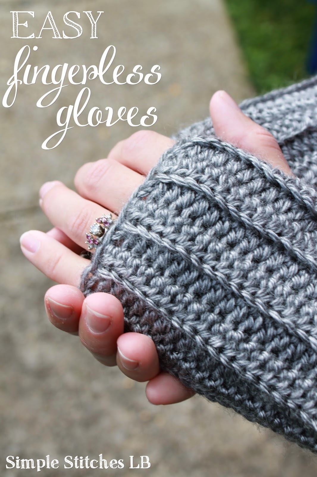 Free Pattern: Easy Ribbed Fingerless Gloves