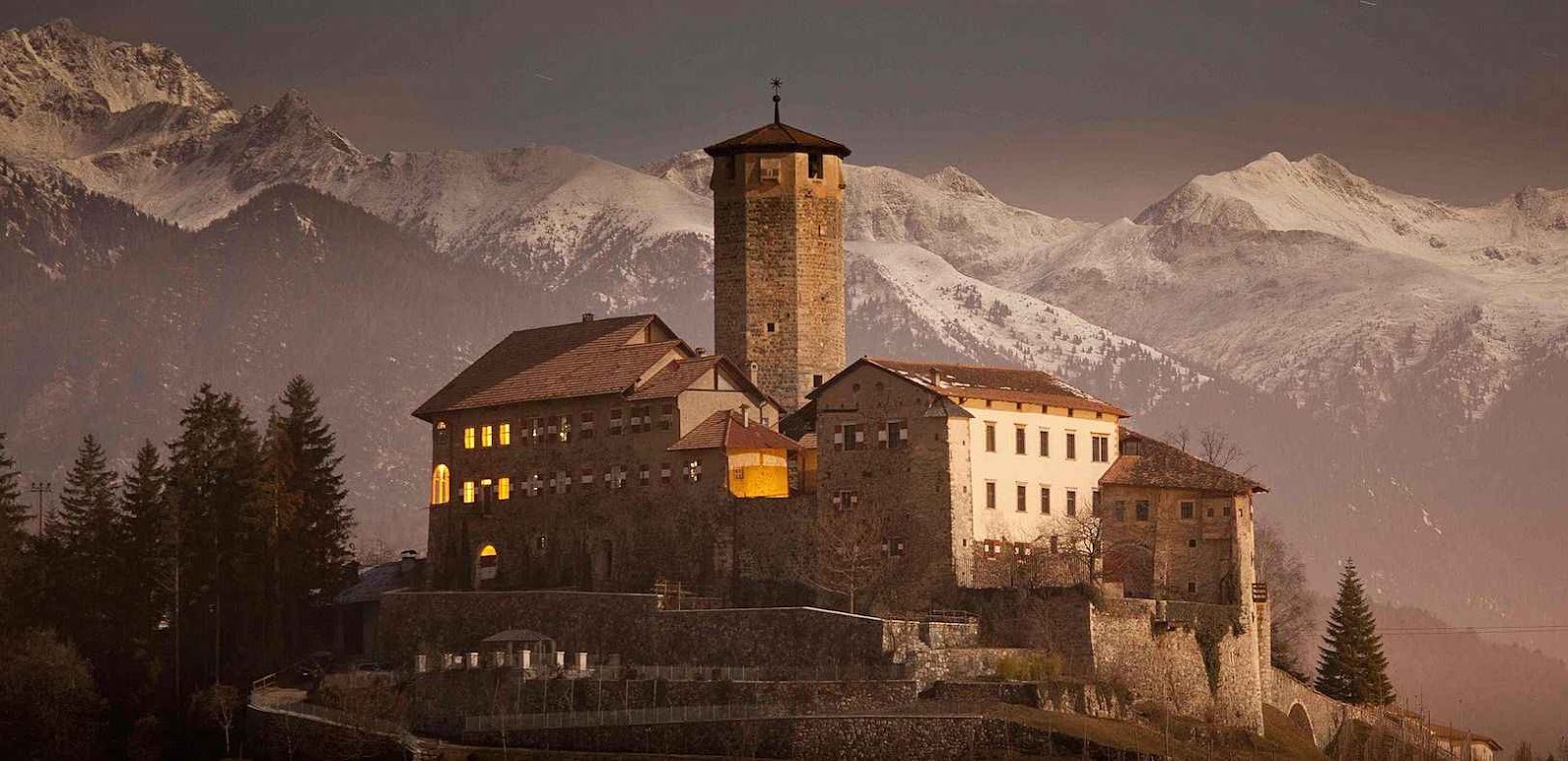 Castelos medievais: Castel Valer: um castelo cuja alma foi uma família ...