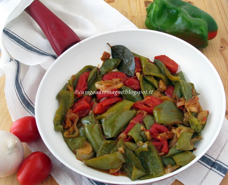 Cum Gaudio Magno: La bandiera perugina, ovvero Il vessillo che si mangia!