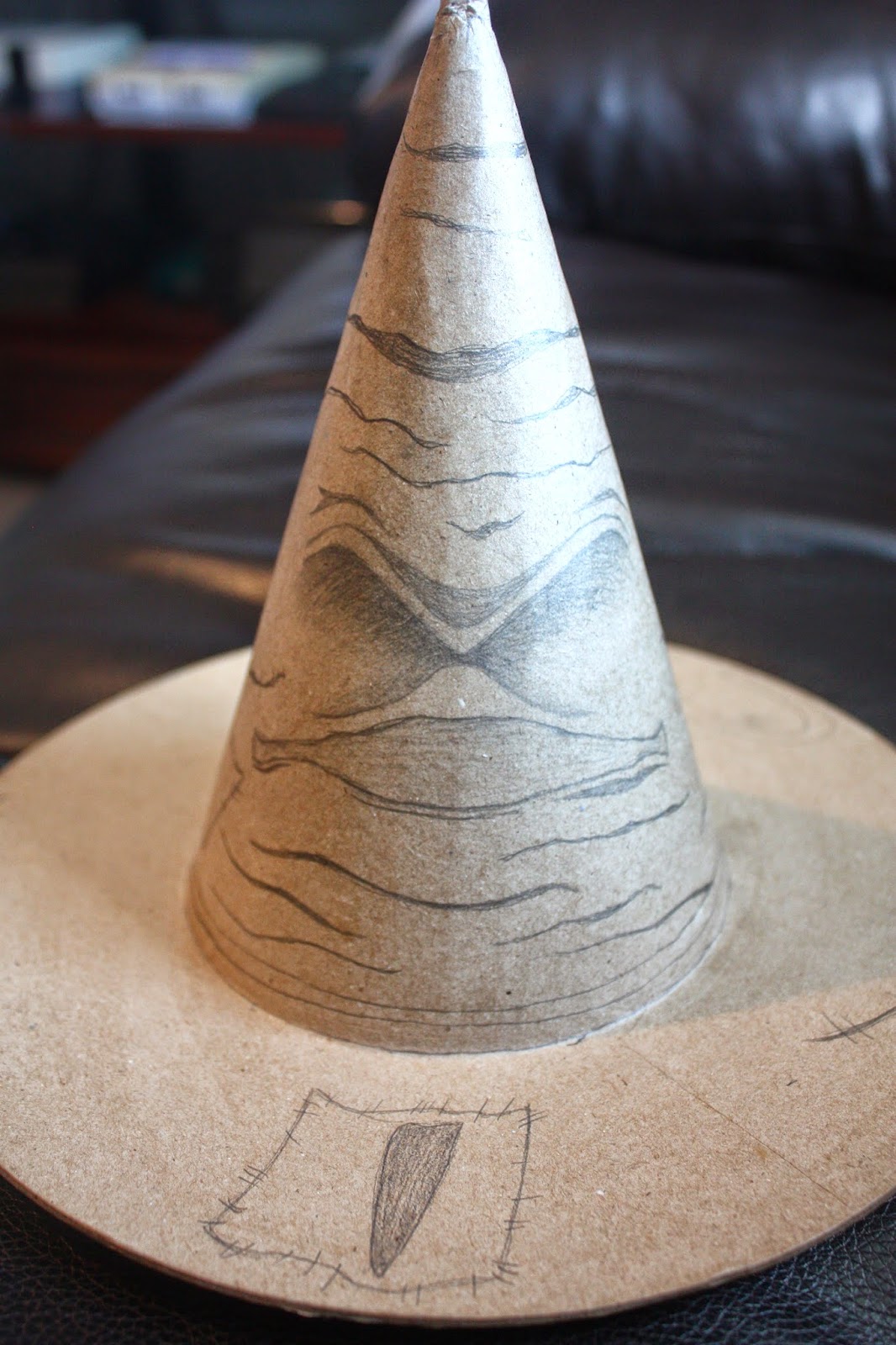 The Geeky Gal Halloween Tutorial Diy Sorting Hat From Harry Potter