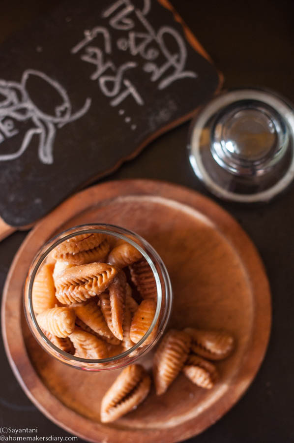 Chiruni Pithe or Jhinuk Pithe - A Homemaker's Diary