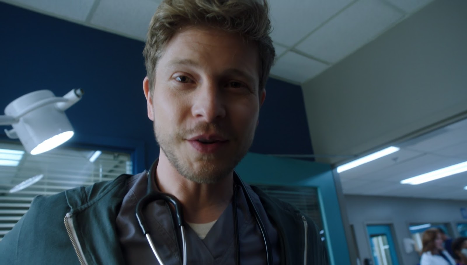 ausCAPS: Matt Czuchry shirtless in The Resident 1-01 "Pilot"