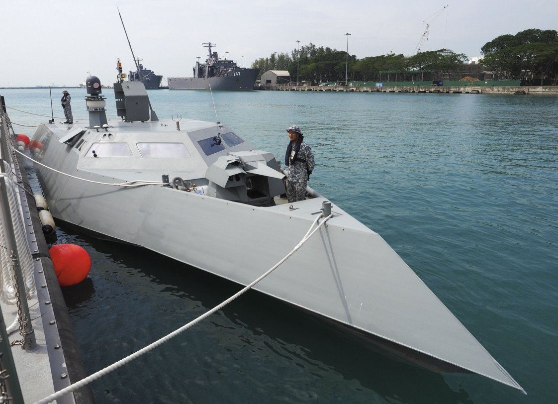 DEFENSE STUDIES: Singapore Navy Showcases Operational Variant of its ...