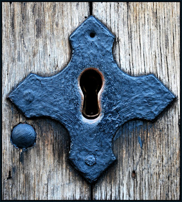 The Cloistered Heart: Revisiting Keyholes