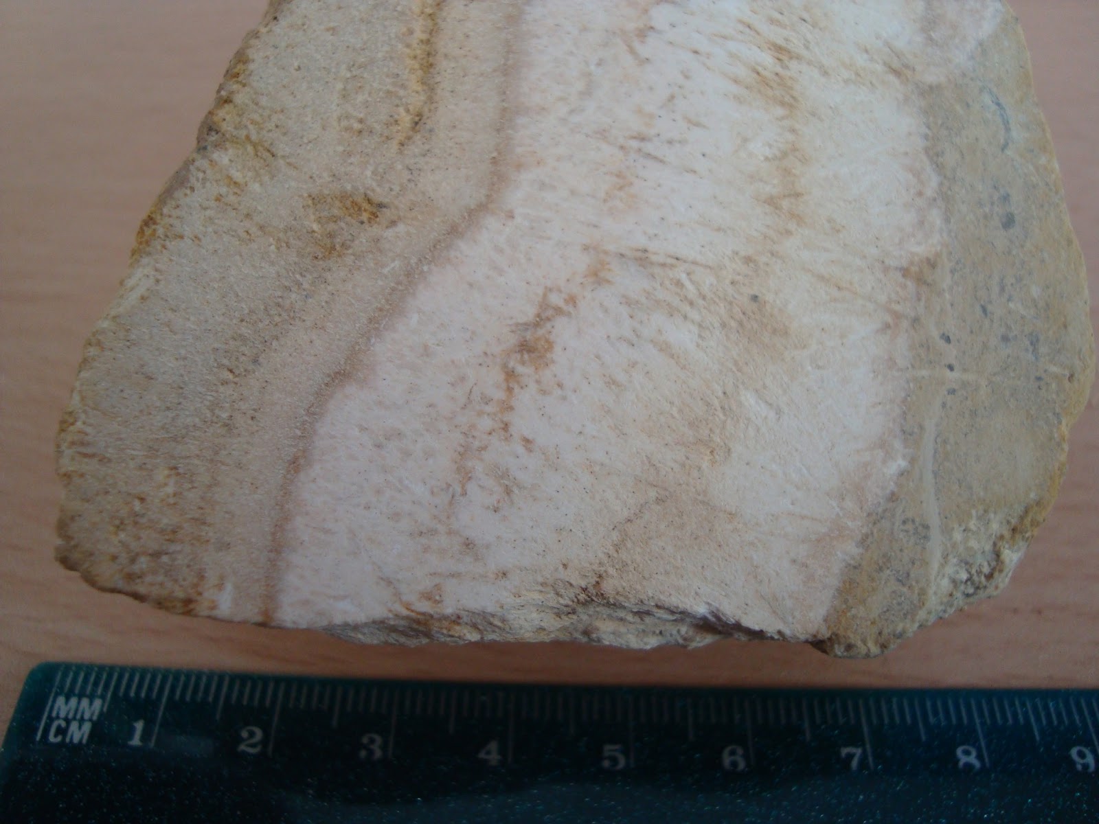 OUTCROP: Baryte (BaSO4)