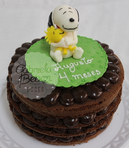 Gabriela Beber - Bolos e Doces Personalizados: Bolo Snoopy