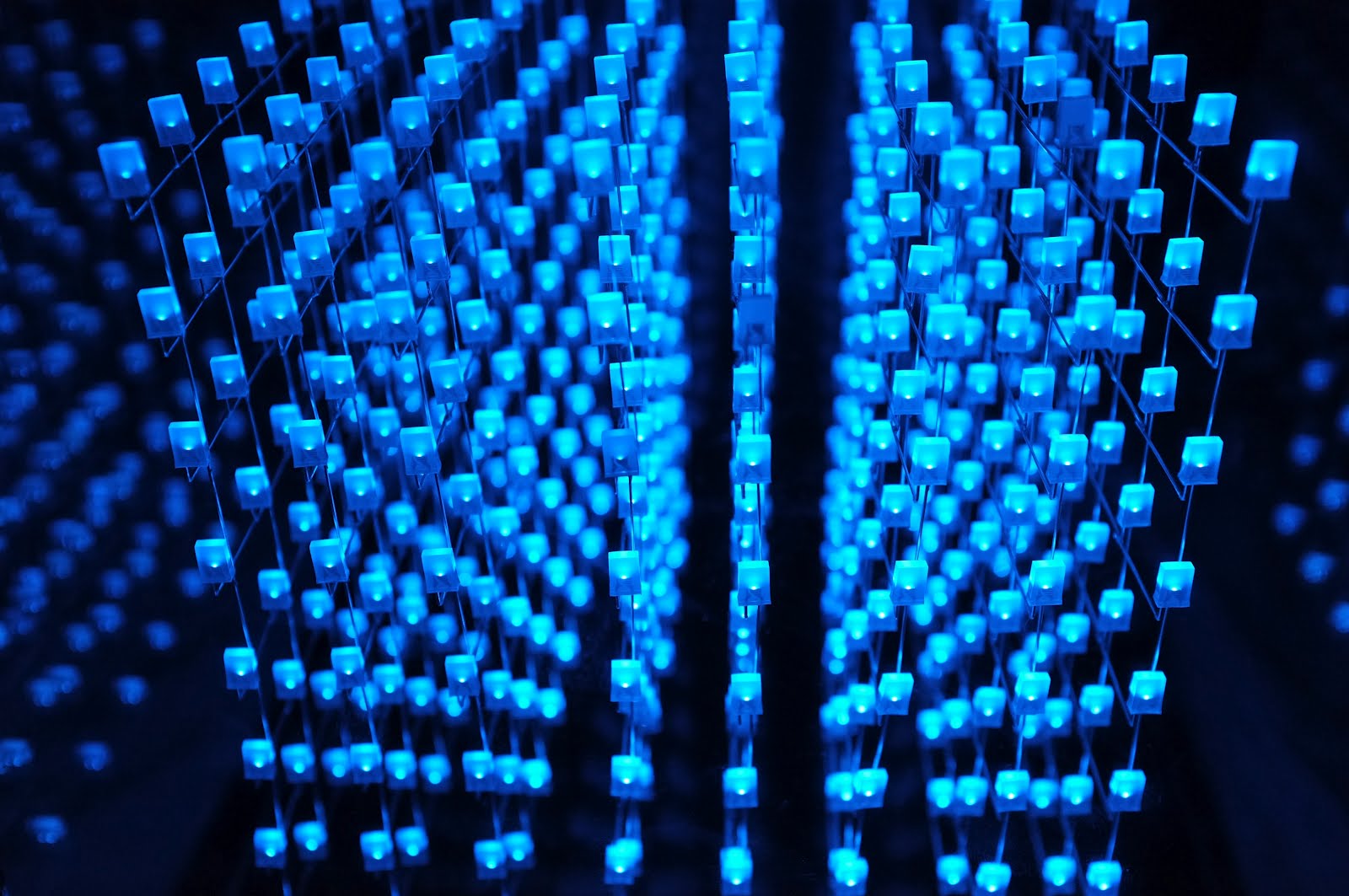 BitArtist.org: My 3D Led Cube Assembled.