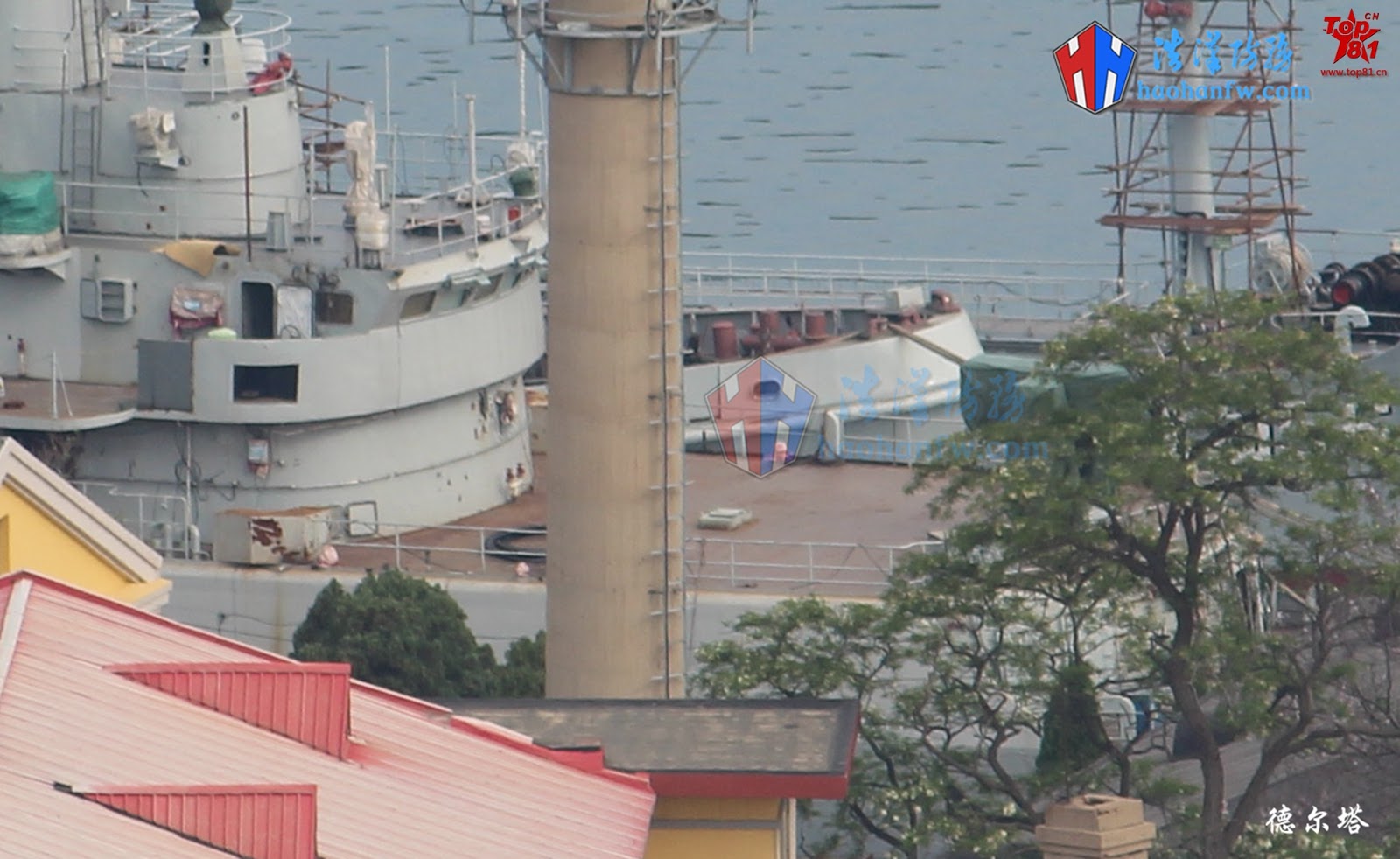 China Defense Blog: Photo of the day: Dalian shipyard's 2nd and 3rd ...