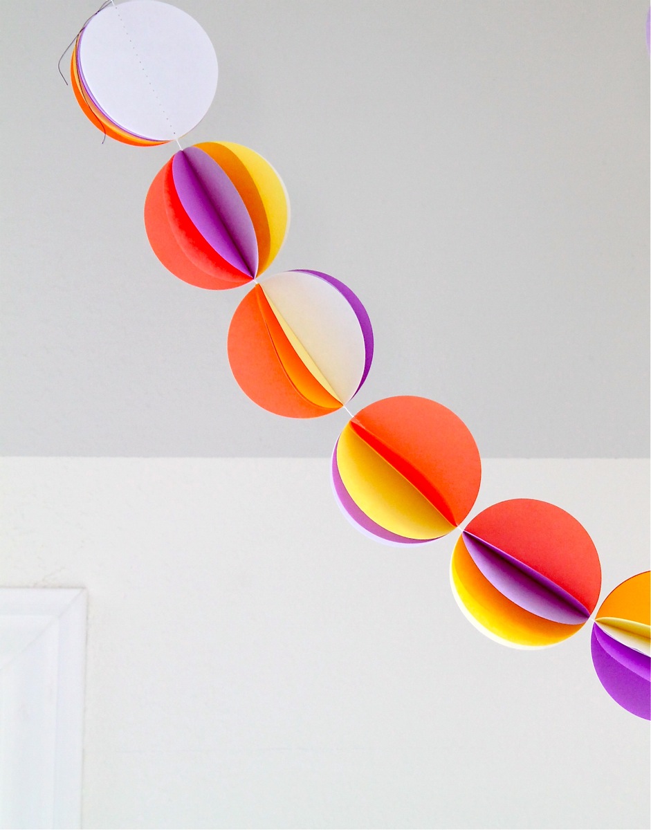 Paper Ball Chains - MADE EVERYDAY
