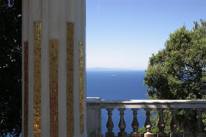 Jacques d'Adelswärd-Fersen on the Isle of Capri - GAY INFONESIA