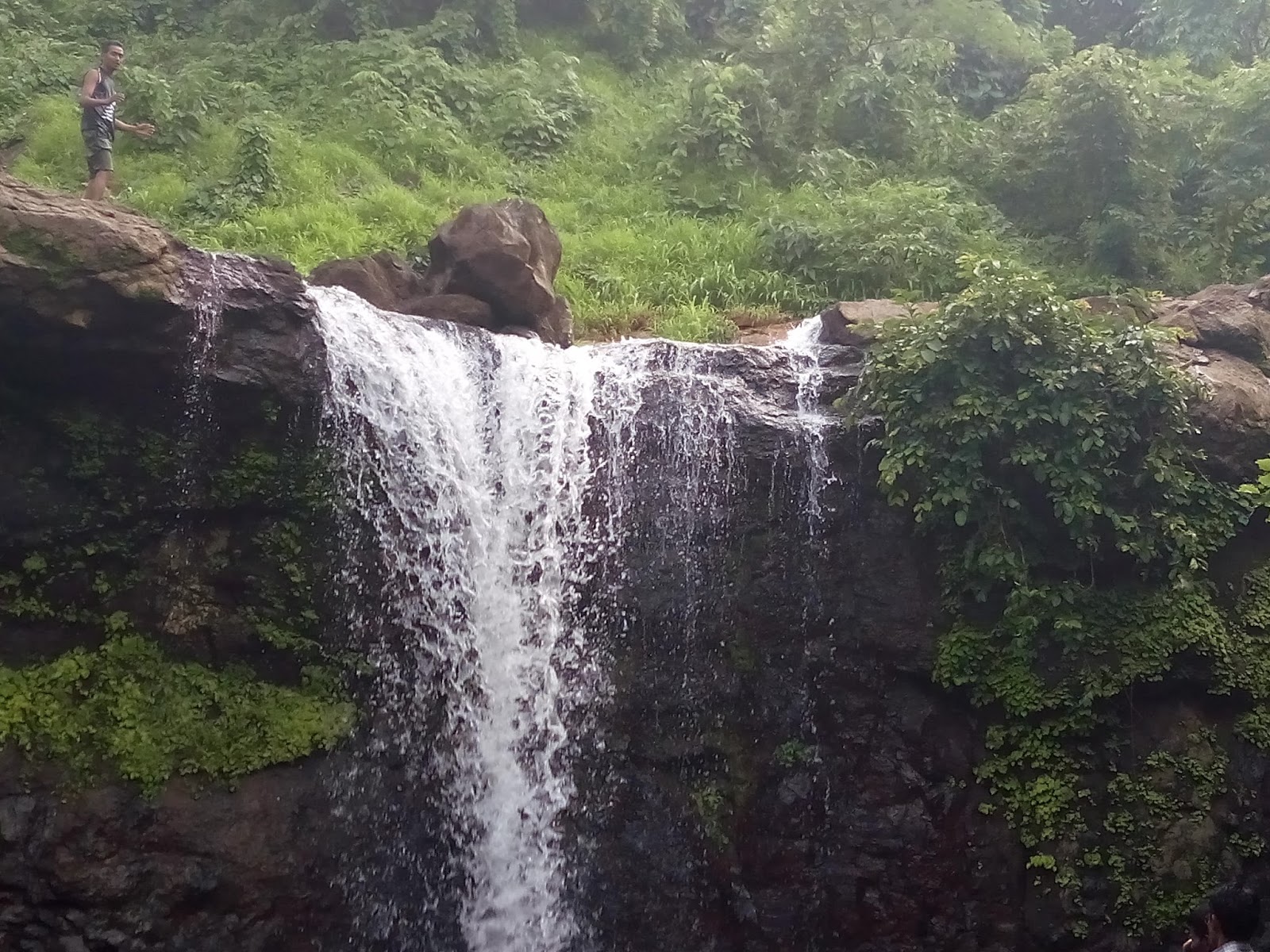 Palasdhari Waterfall at Palasdari near Karjat | The journey of a ...