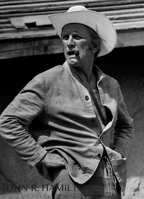 A través de tu cámara: Fotógrafos: John R. Hamilton