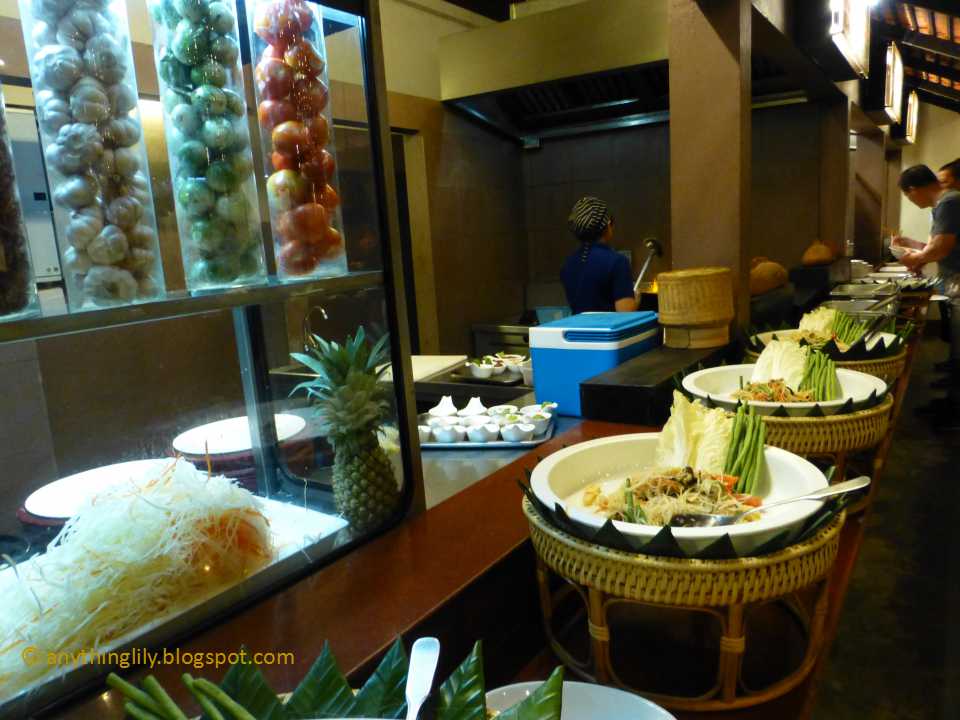 anythinglily: Siem Reap: Tonle Sap Restaurant Dinner Buffet And ...