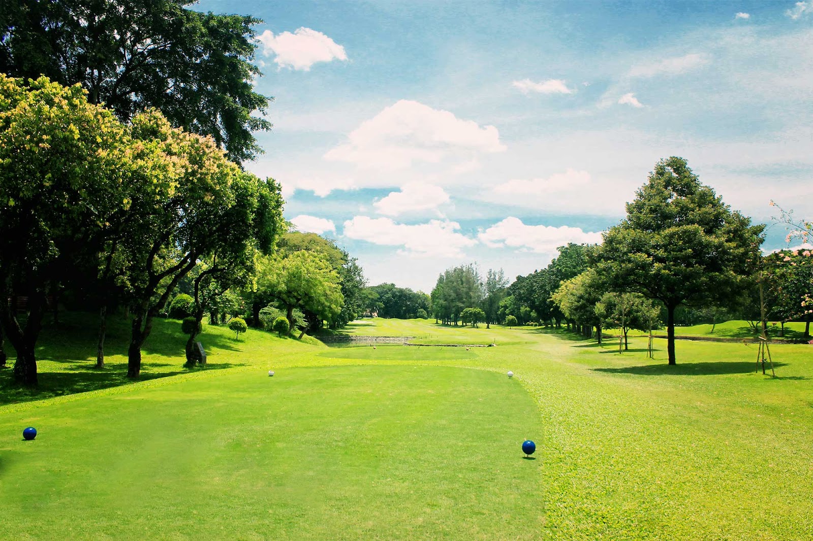 Temple in bali: Golf trip to Rawamangun and Bali, nice holiday!
