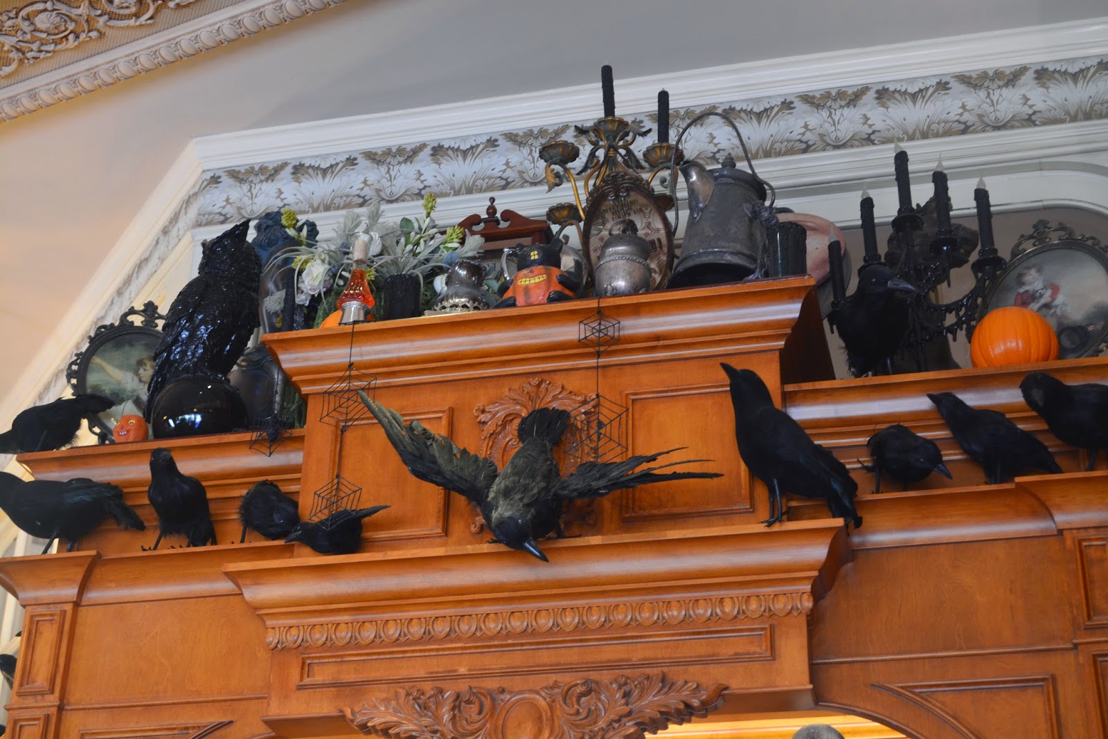 Sasaki Time: Disneyland Photo Report: Halloween Creeps Into The Park ...