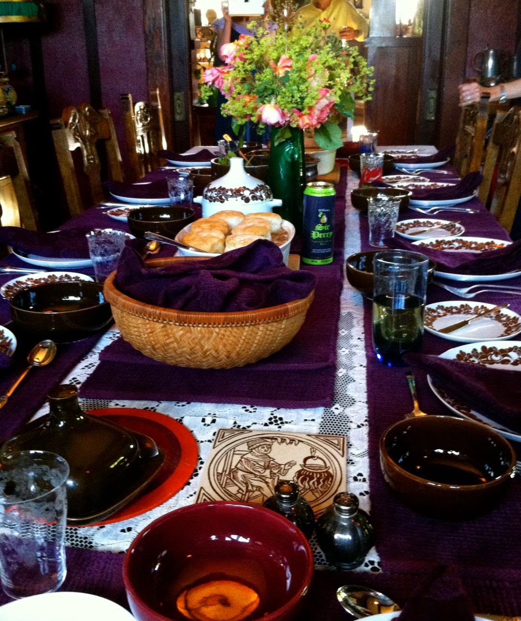 hostess of the humble bungalow: Arts and Crafts Potluck...