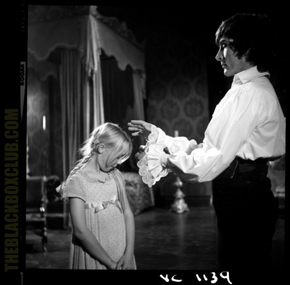 The Black Box Club: HAMMER FILM PRODUCTIONS: VAMPIRE CIRCUS (1972) THE BLOODIEST SHOW ON EARTH ...