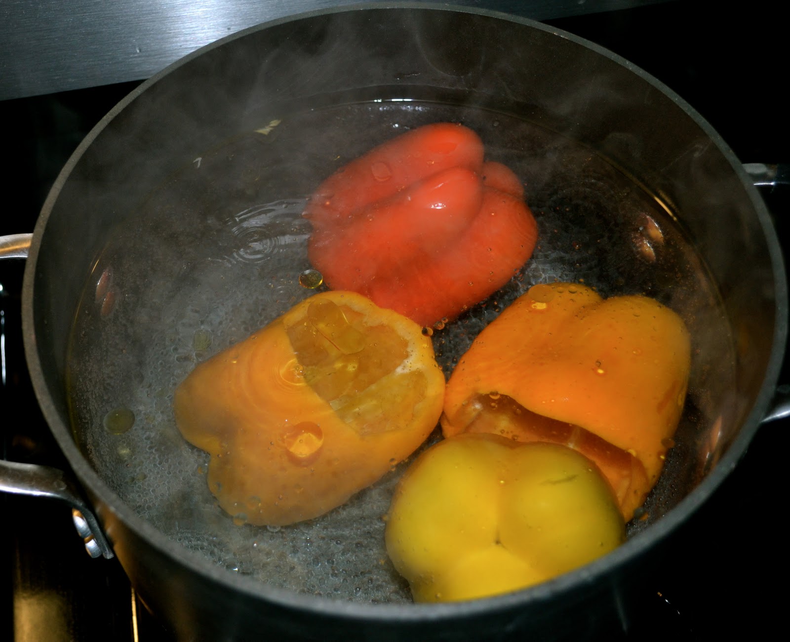 alisialynn: {Veggie} Stuffed Tri-Colored Bell Peppers