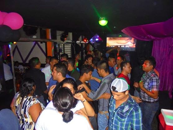 El Salvador Centroamerica.: Nuva-Bar lugar de ambiente gay en El Salvador