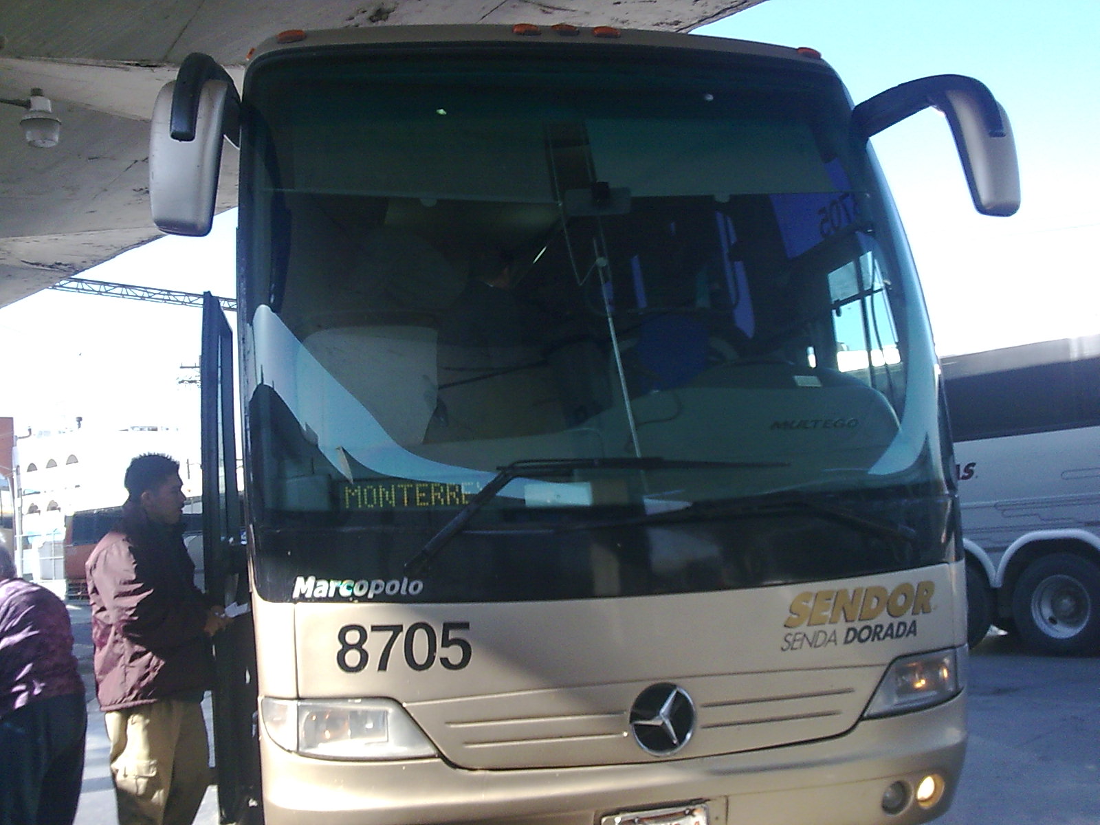 BUSÓPOLIS: SENDOR SENDA DORADA