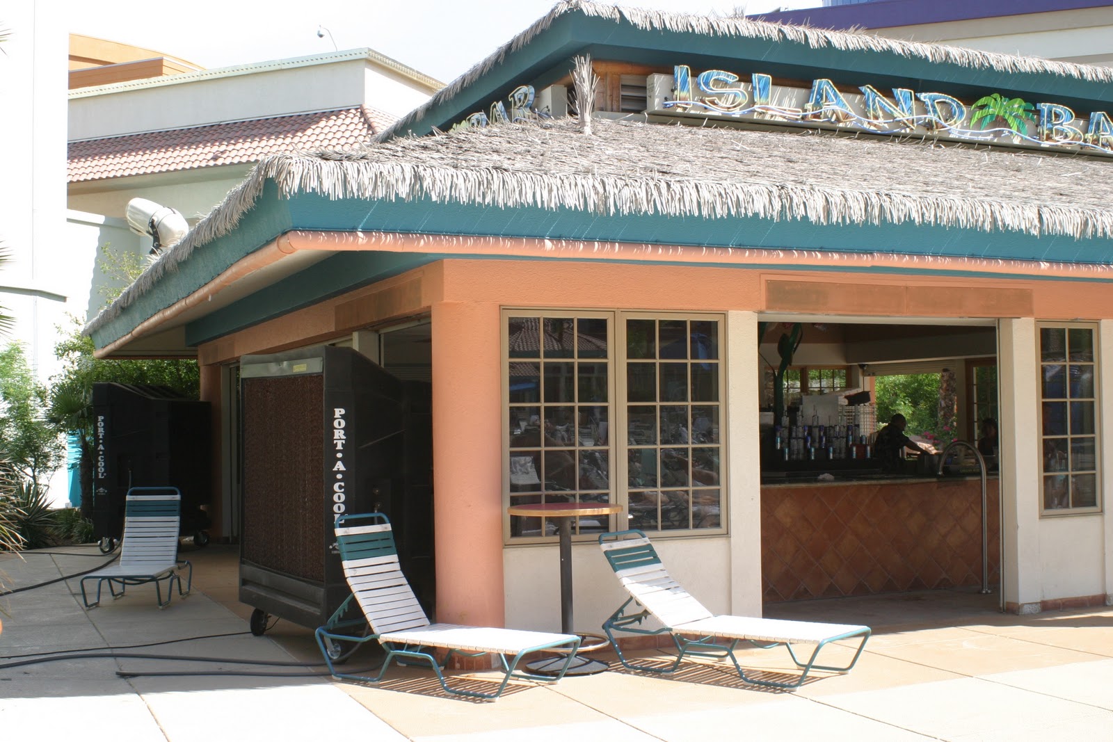 Port-A-Cool 36" evaporative cooler: Climate control beach bar Port-A ...